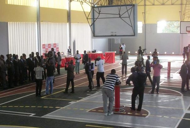 Airtel Gabon réhabilite les internats et le gymnase du Lycée National ...