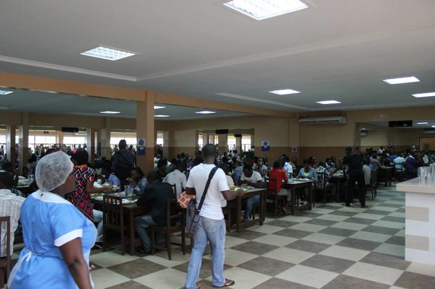 Université Omar Bongo : A vos cuillères et fourchettes