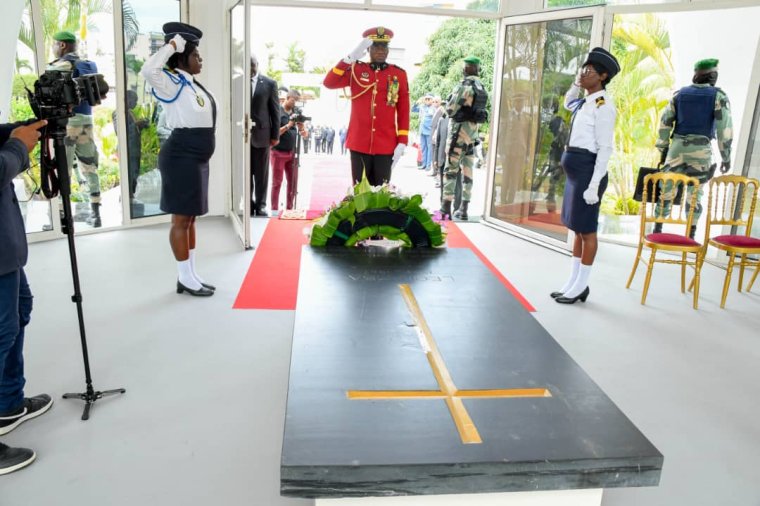 Reconnaissance : Hommage au président Léon Mba