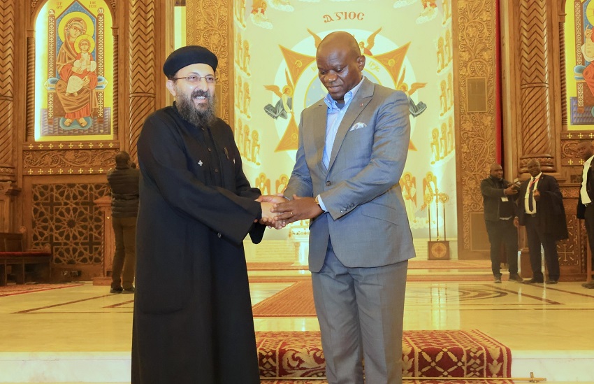 Gabon : Le Chef de l'Etat effectue une série de visites des sites ...