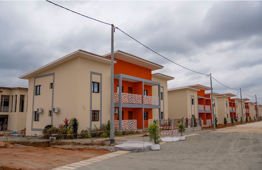 Gabon : Oligui Nguema livre de nouveaux logements aux Forces de Défense ...