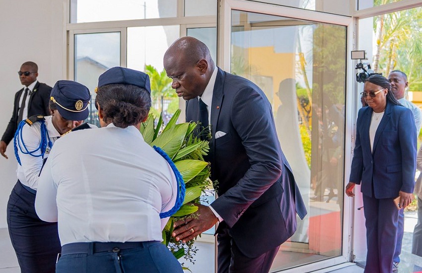 Gabon : Oligui Nguema honore la mémoire du président Léon Mba