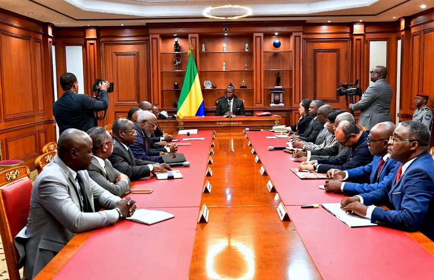 Oligui Nguema reçoit la Commission nationale du suivi de l’arrêt de la ...
