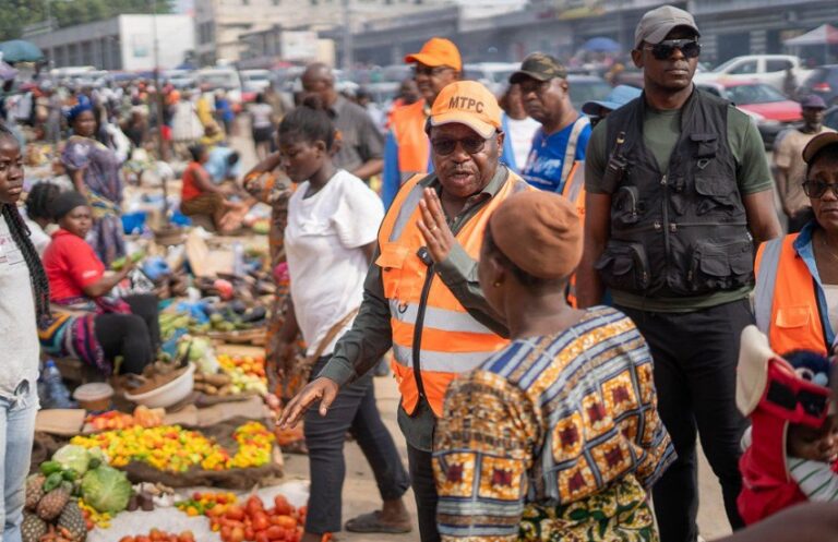 Gabon - Flyover du PK12 : le gouvernement hausse le ton face aux ...
