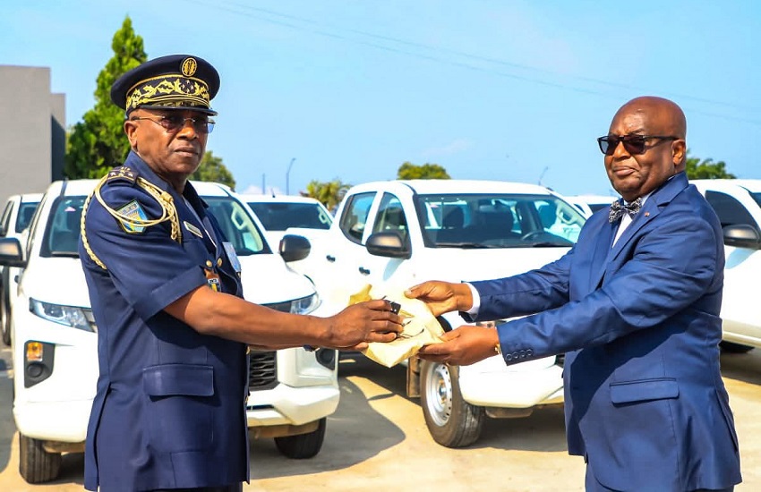 Gabon : la Police nationale dotée de moyens roulants pour renforcer la ...